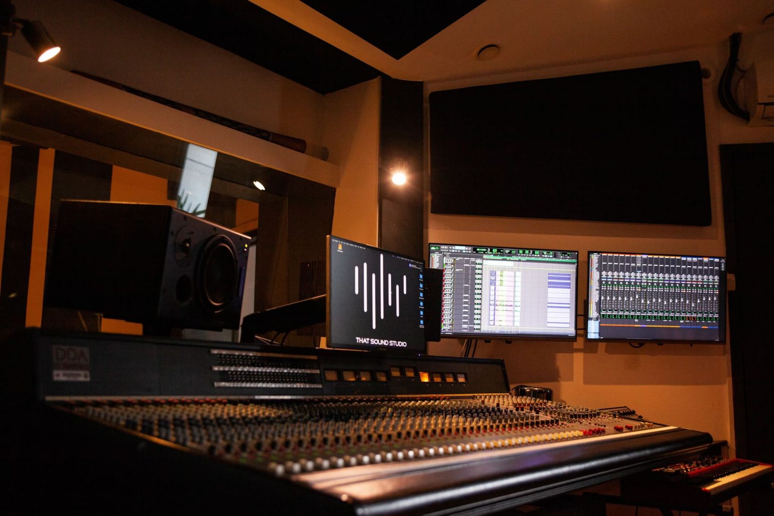 The Best Recording Studios for Rent in London : HotPatch